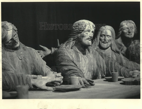 1984 Press Photo The "Last Supper" carving by Joe Barta at Spooner, WI ...