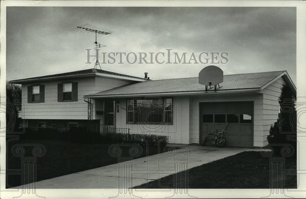 1971, Kenneth M. Plaisted home in New Holstein, Wisconsin - mjc06679 ...