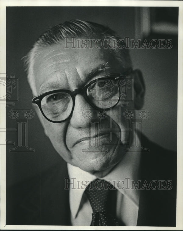 1977 Antonio Cruz Uribe, Mexican Counsel to Wisconsin - Historic Images