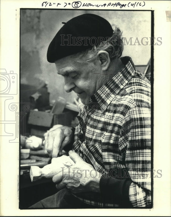 1984 Hal Taylor, known as the Marionette Man, carves his own dolls ...