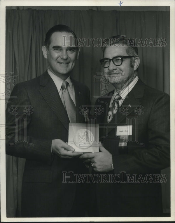 1971 Press Photo Valley Forge, PA, Donald E. Turek and Howard H. Calla ...