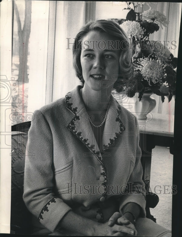 1969, Mrs. Curtis Tarr of Lawrence University, Appleton, Wisconsin ...