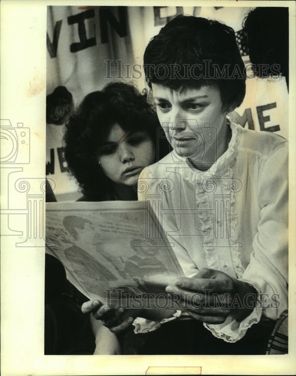 1979 Barbara Timm, holding photos "second best Christmas present ...