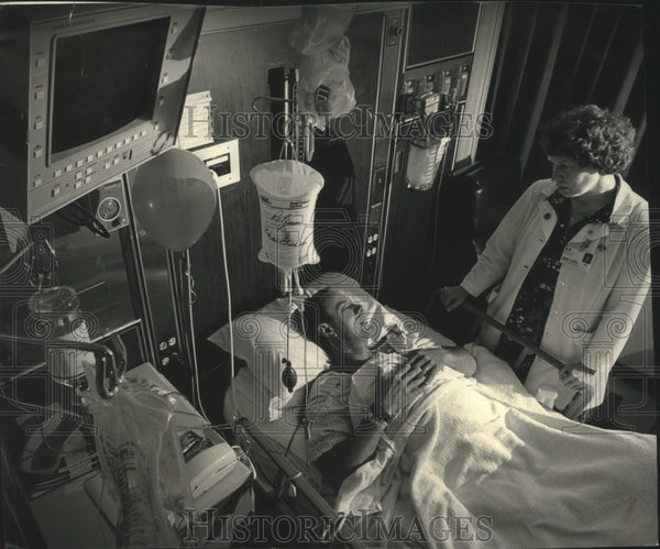 1991, Sue Simon of Sinai Samaritan Medical Center with a patient ...