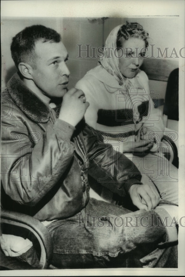 1959 Press Photo Clark D. Stillon and wife, Rosemarie after arrest - m ...