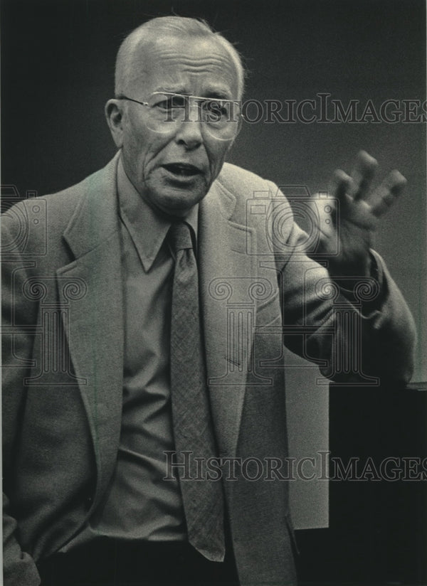 1985 Press Photo Charles L Seeger of NASA - mjc20200 - Historic Images