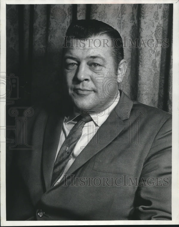 1969 Press Photo George J. Ruetz, former town chairman of Caledonia, R ...