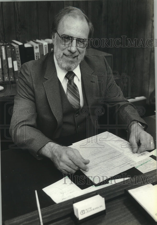 1983, David C. Schultz, at desk, Acme Laboratories, Inc. Wisconsin ...