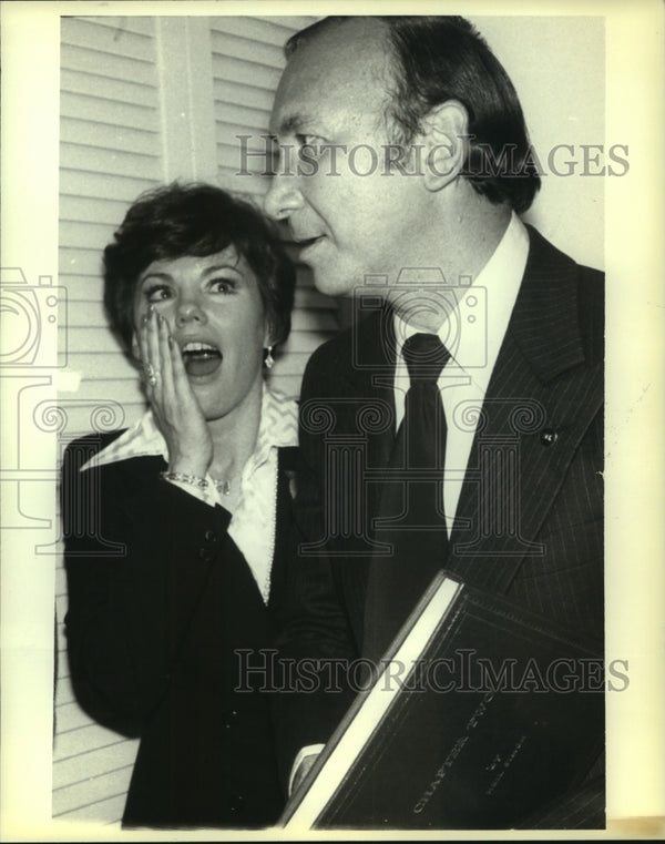 1977 Playwright Neil Simon & wife Marsha Mason, New York - Historic Images