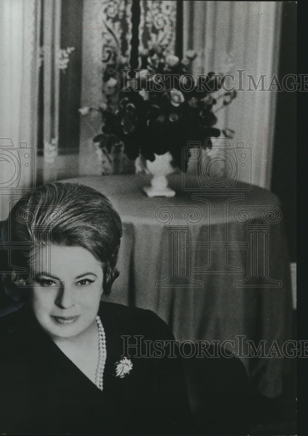 1969, Amy Vanderbilt to speak at bridal show in Milwaukee - Historic Images