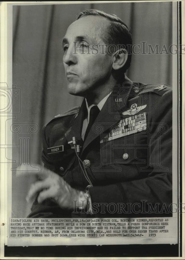 1973 Press Photo Air Force Colonel Robinson Risner at press conference ...