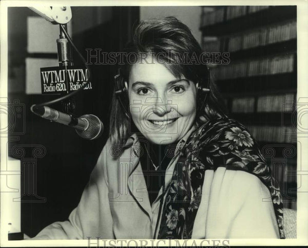 1989 Radio Host Lynn Sprangers of WTMJ Radio 620 - Historic Images