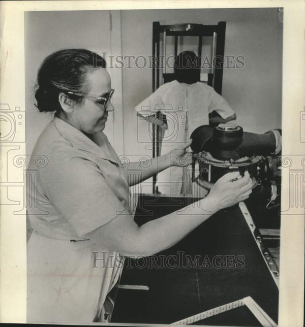 1964 Menominee County nurse Mrs. Elaine Neta operated X-ray machine ...