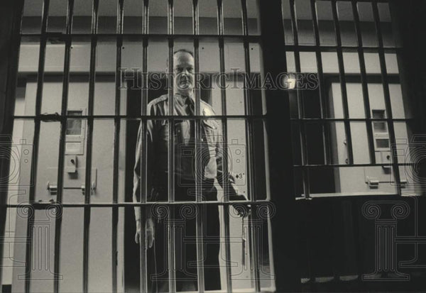 1985 Milwaukee House of Corrections guards from inside a cell, WI ...