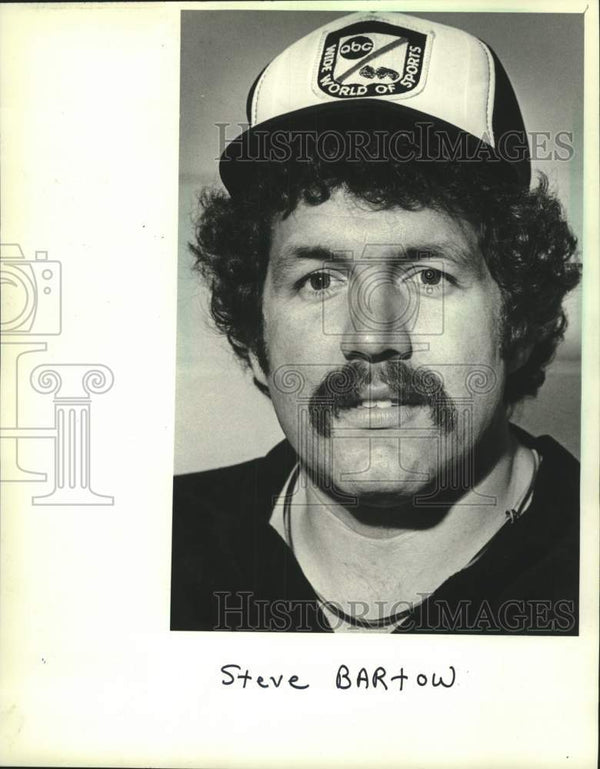 Press Photo Steve Bartow, wearing ABC Wide World of Sports hat - mjc40 ...