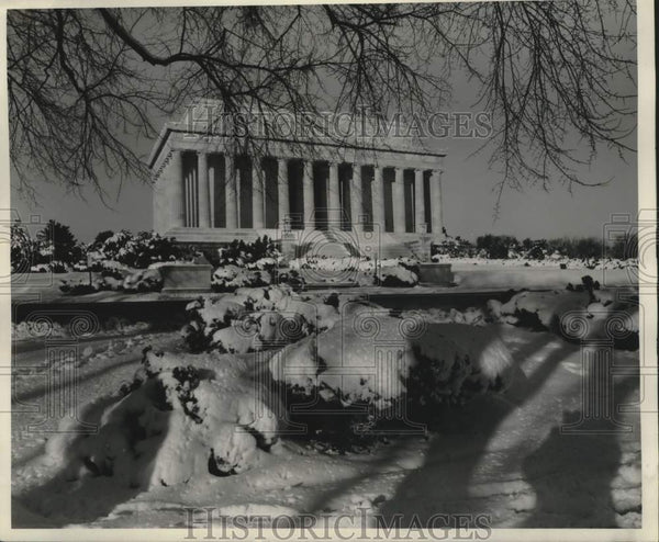 1987 The Lincoln Memorial monument located in Washington D.C ...