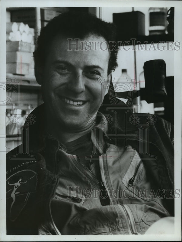 1976 Press Photo Alan Arkin as Yossarian in "Catch 22" - mjp02420 ...