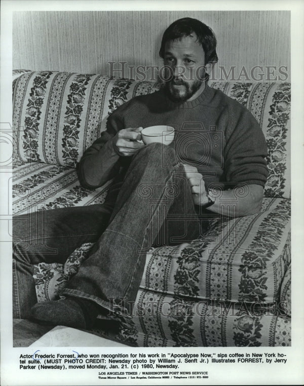 1980 Press Photo Actor Frederic Forrest, Apocalypse Now, sips coffee o ...