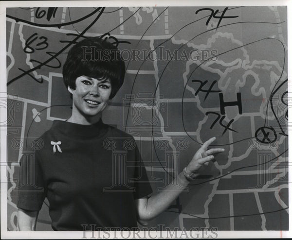 1967 Press Photo Judy Marks, weather girl for WTMJ-TV. - mjp17118 ...