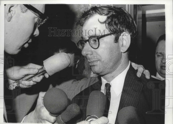 1968, Marcus Raskin acquitted in anti-draft conspiracy in Boston ...