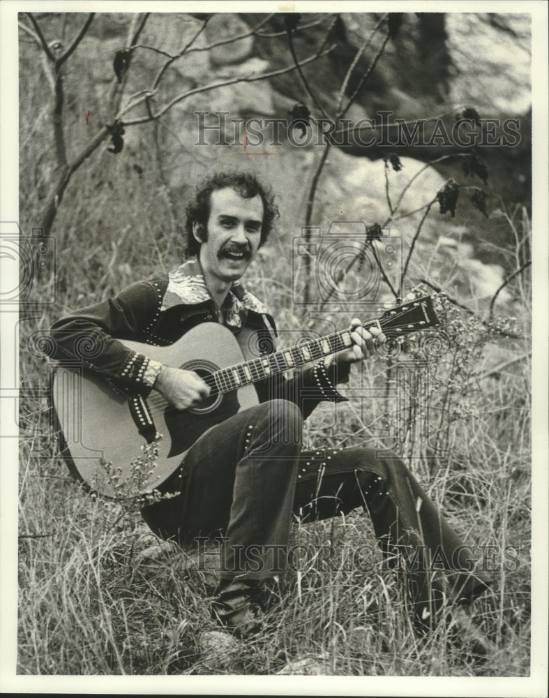 Press Photo Singer David Ruka, Milwaukee entertainer and songwriter ...