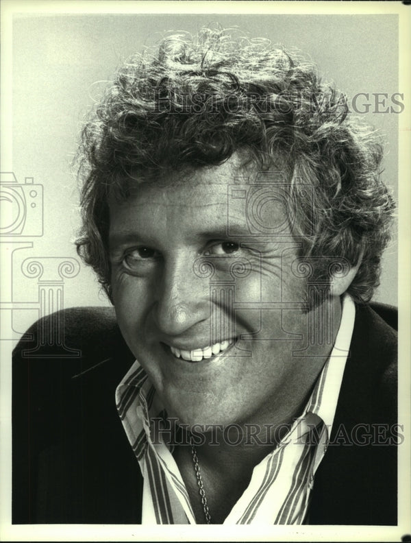 1980, Howard Platt co-stars in "Flying High" - mjp36377 - Historic Images