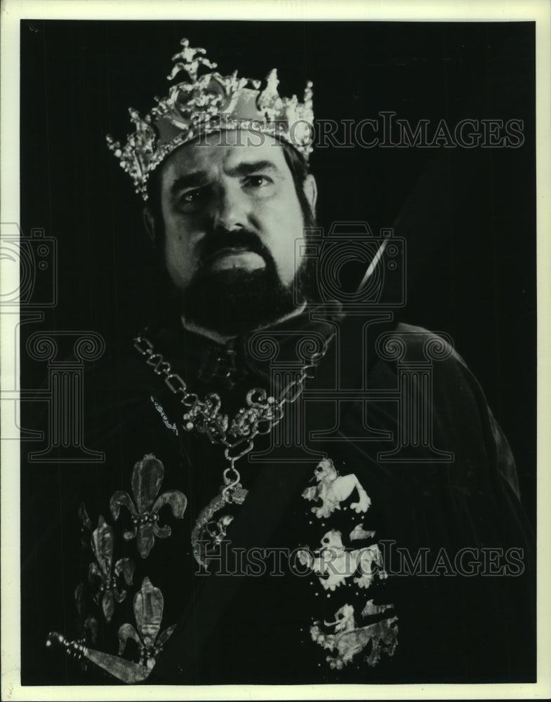 1990 Press Photo Forrest J. Willingham as King Arthur in "Camelot", on ...