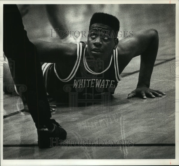 1990 Press Photo Whitewater High's Deon Mims on the basketball court f ...