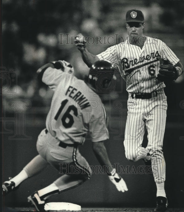 1990 Press Photo Brewers baseball's Bill Spiers in action at the Count ...