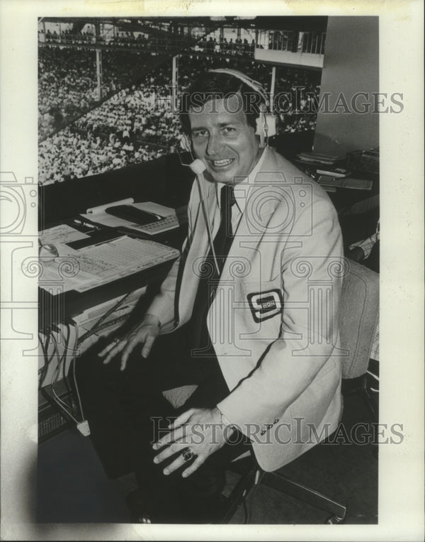 1982 Press Photo Chicago's WGN-TV Sportscaster Milo Hamilton - mjt1685 ...