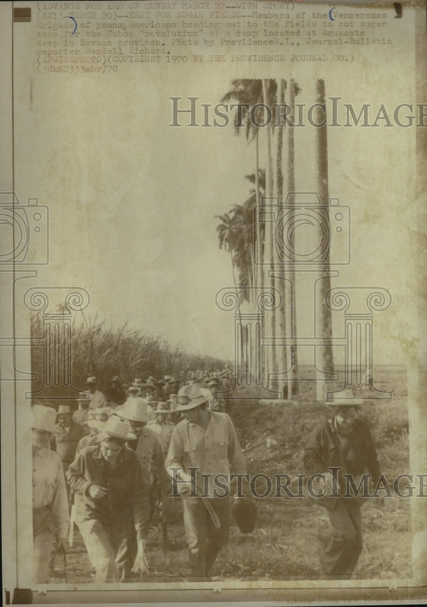 1970 Press Photo Venceremos Brigade head to Sugar Cane fields, Aquacat ...