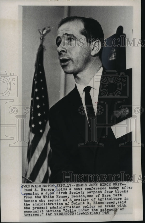 1965 Press Photo Reed A. Benson hold news conference on trade, Washing ...