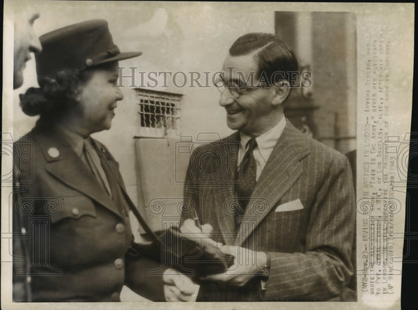 1943 Irving Berlin Gives Autograph To Private Sybil Kinsdy In London ...