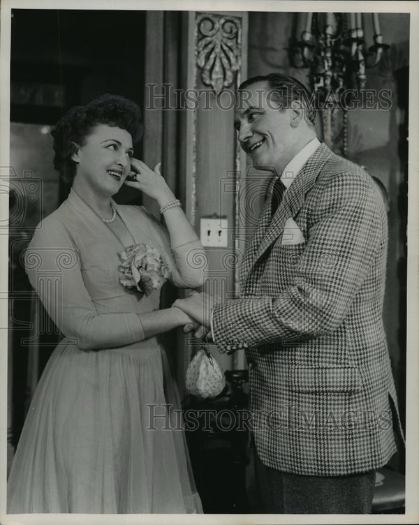 1957 Press Photo Fredric March and Florence Eldridge in "The Autumn Ga ...