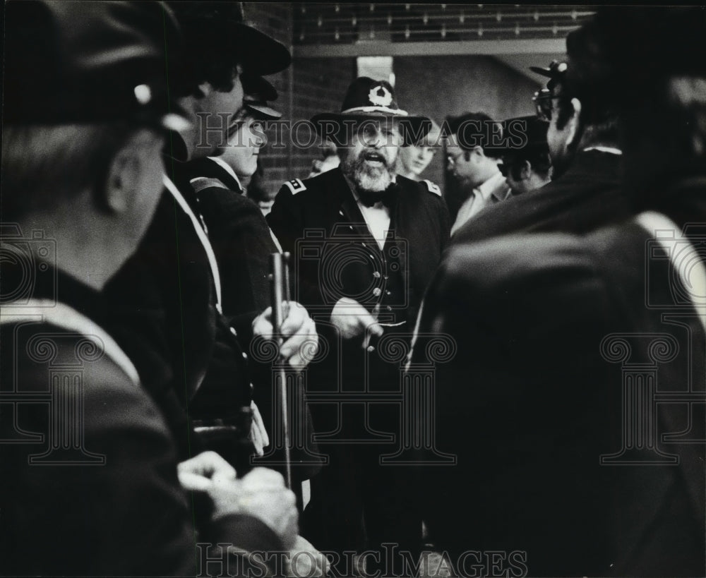 1980 Press Photo Thomas Zito with his band members dressed in Civil Wa ...