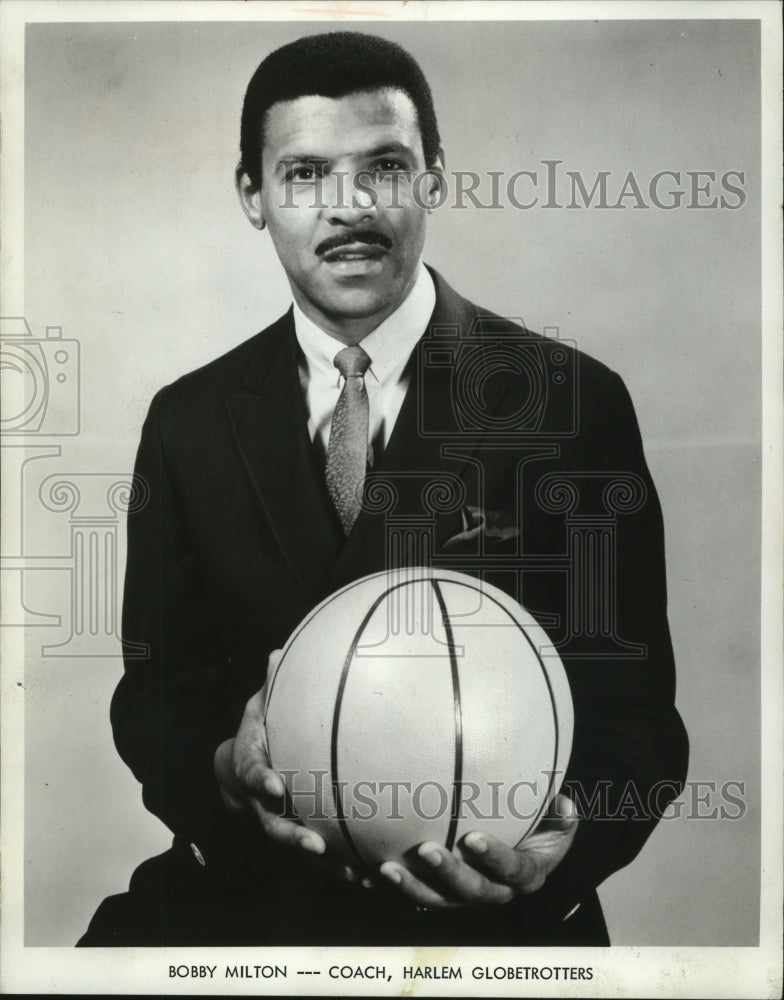 1968 Bobby Milton, coach of the Harlem Globetrotters. - Historic Images