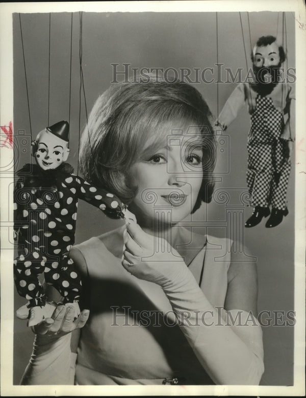 1963 Press Photo Edie Adams with marionettes on her "Here's Edie" spec ...