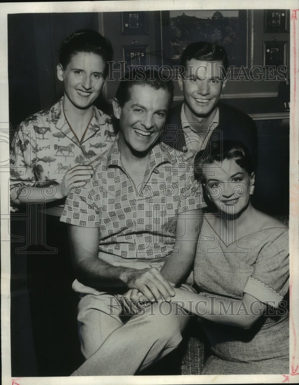 1961 Press Photo Bob Cummings and Others From "The Bob Cummings Show ...