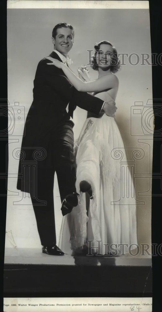 1936 Press Photo Robert Cummings and Eleanore Whitney in "Three Cheers ...