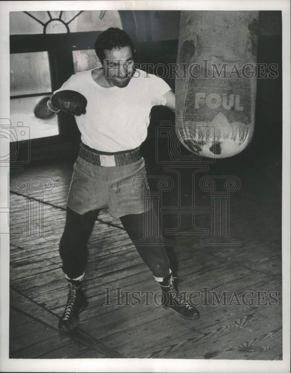 1951 Boxer Willie Pep training, Hartford, Connecticut - Historic Images