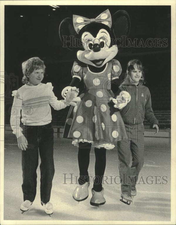 1984 Minnie Mouse skates with visually impaired children, Milwaukee ...