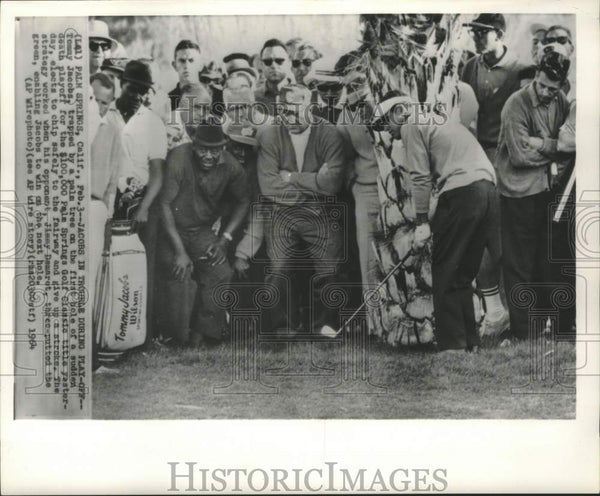1964 Press Photo Crowd watches Tommy Jacobs play in Palm Springs Golf ...