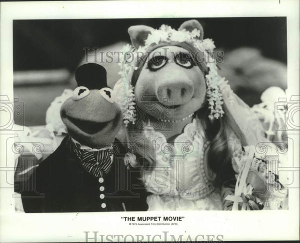 1979 Press Photo Miss Piggy Dressed As Bride In 'The Muppet Movie' - m ...