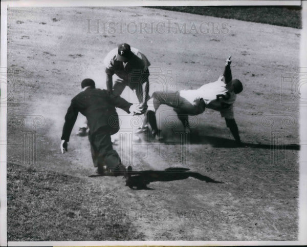 1960 Chicago Cubs Manager Lou Johnson - Historic Images
