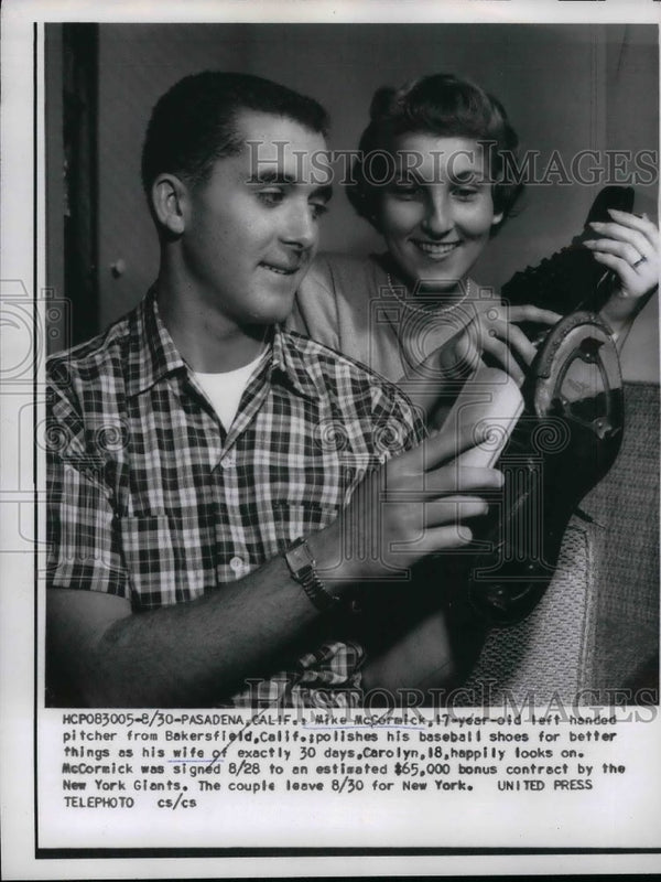 Press Photo Mike McCormick of Giants Polishes Baseball Shoes With Wife ...
