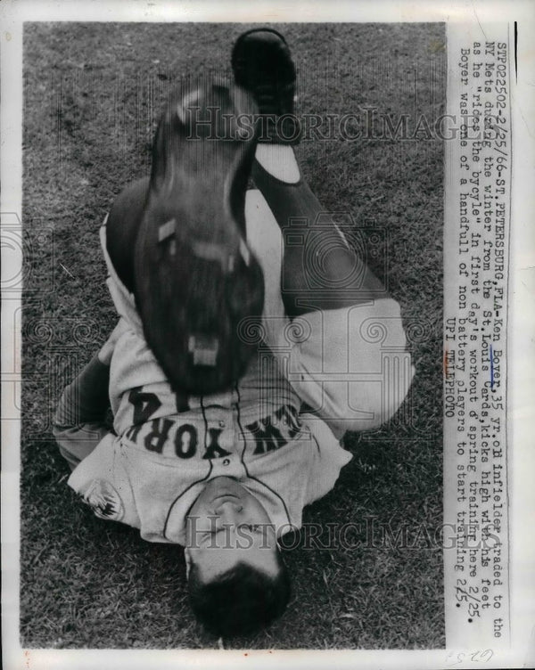 1966 Press Photo Mets Ken Boyer Rides The Bicycle During Spring Traini ...