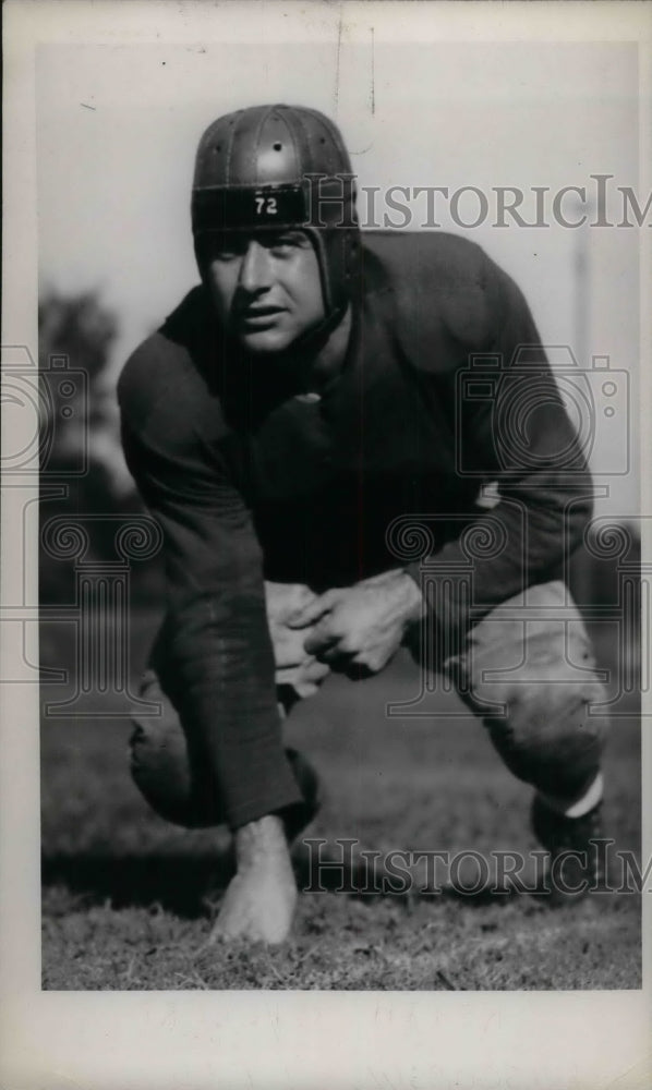 1943 Press Photo Wisconsin U end, Keith Gilbert - nea12114 - Historic ...