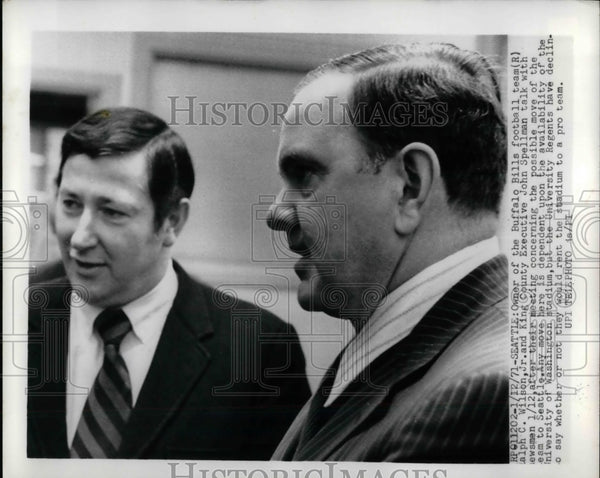 1971 Press Photo Bills owner Ralph Wilson Jr & John Spellman - nea1468 ...