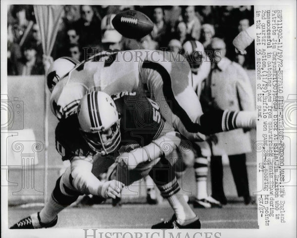 1972 Press Photo Patriots Jim Cheynuski vs Bills Jim Braxton - Historic ...