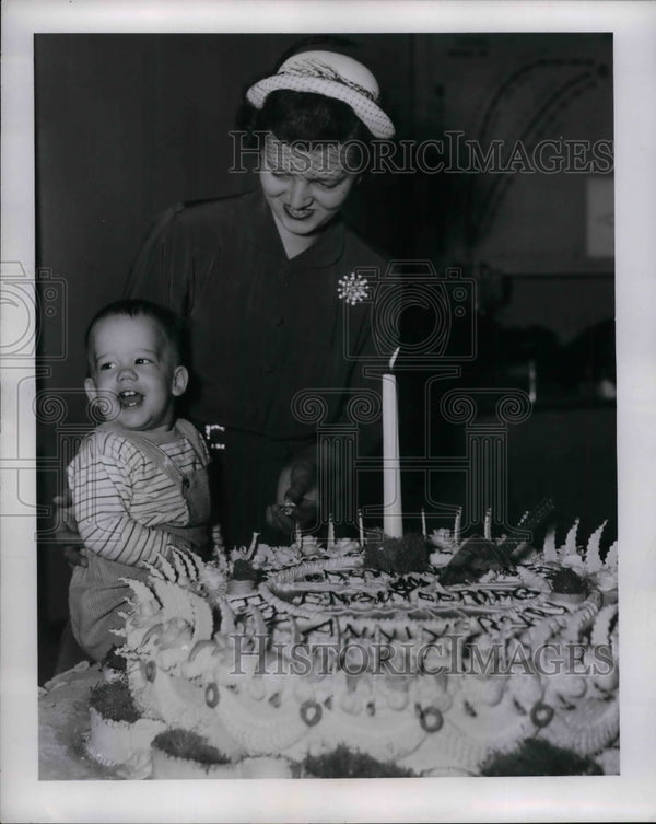 1952 Chrysler Show Anniversary Steven Sproul 1 yr Mrs James Sproul ...